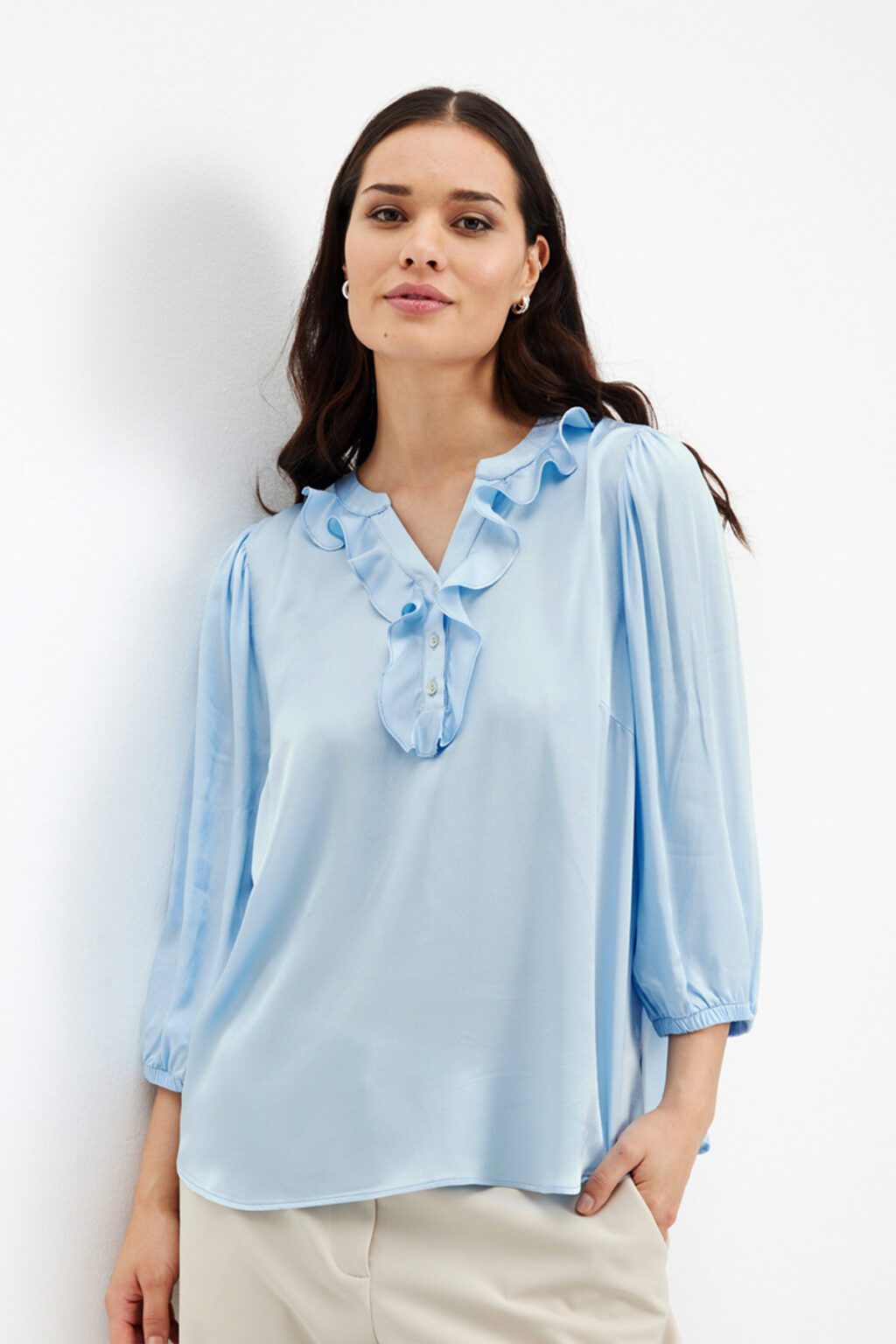 In Front Coco Blus Kabusa 505 Light Blue - Best of Basic